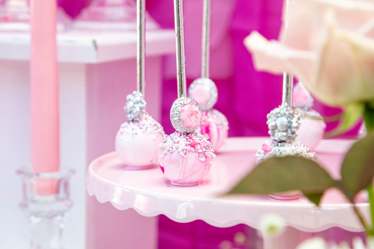 Lil Jenn’s ‘Pretty in Pink’ Party Birthday Party Ideas | Photo 9 of 22 ...