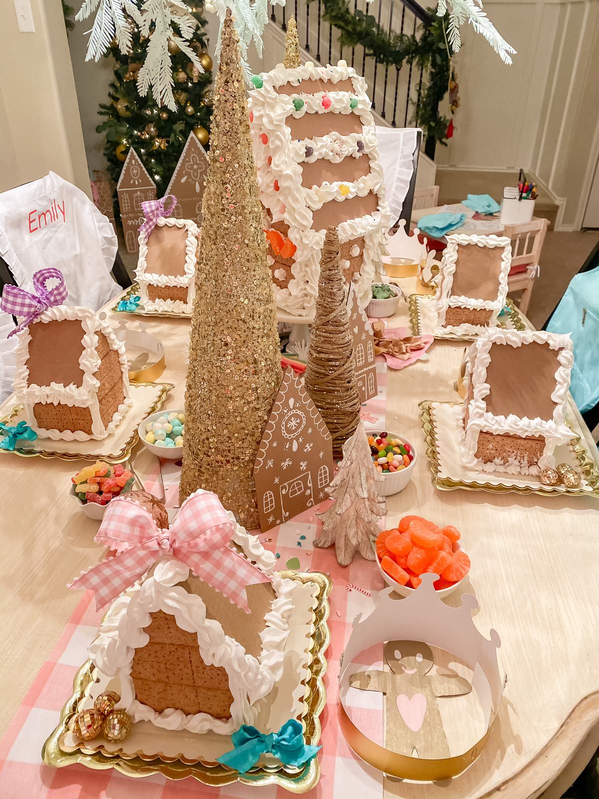 Gingerbread House Christmas/Holiday Party Ideas | Photo 4 of 12 | Catch ...