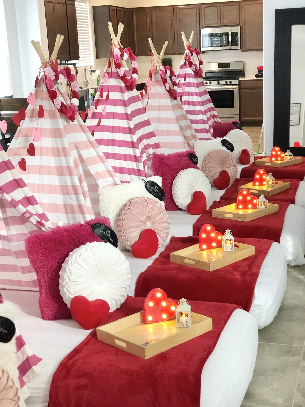 Valentine’s Day Theme Valentine's Day Party Ideas | Photo 1 of 5 ...