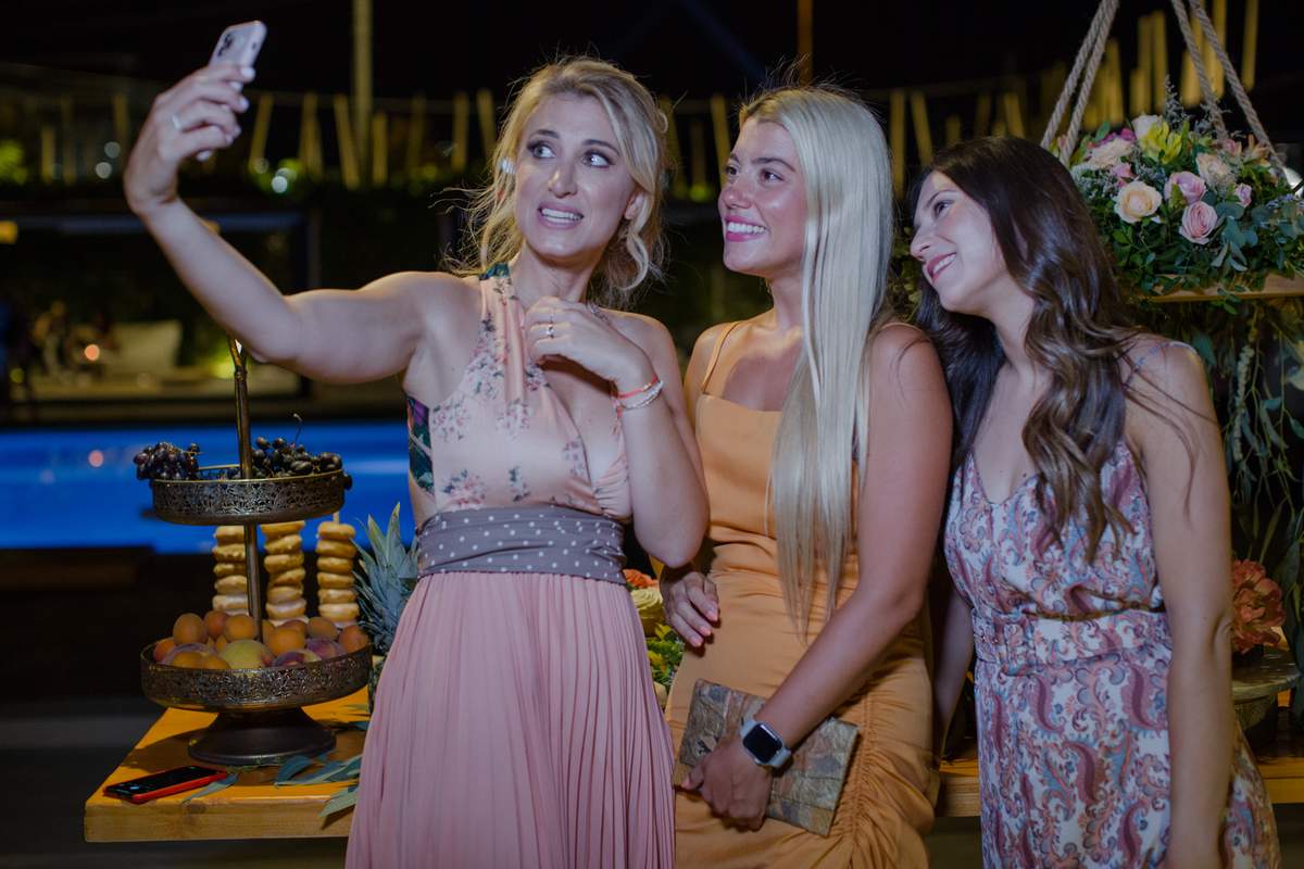 A ROMANTIC BIRTHDAY NIGHT FOR A DEEPLY ROMANTIC SOUL Birthday Party ...