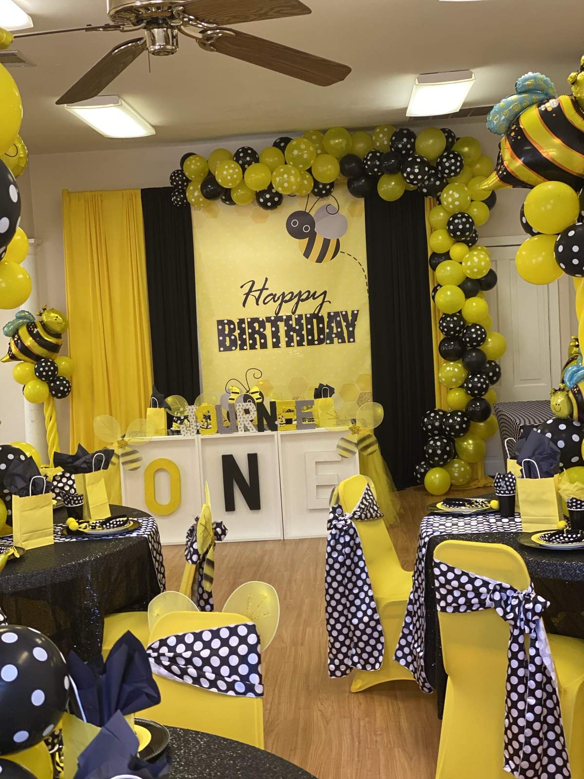 Bumble Bees / Birthday "1st BeeDay" | Catch My Party