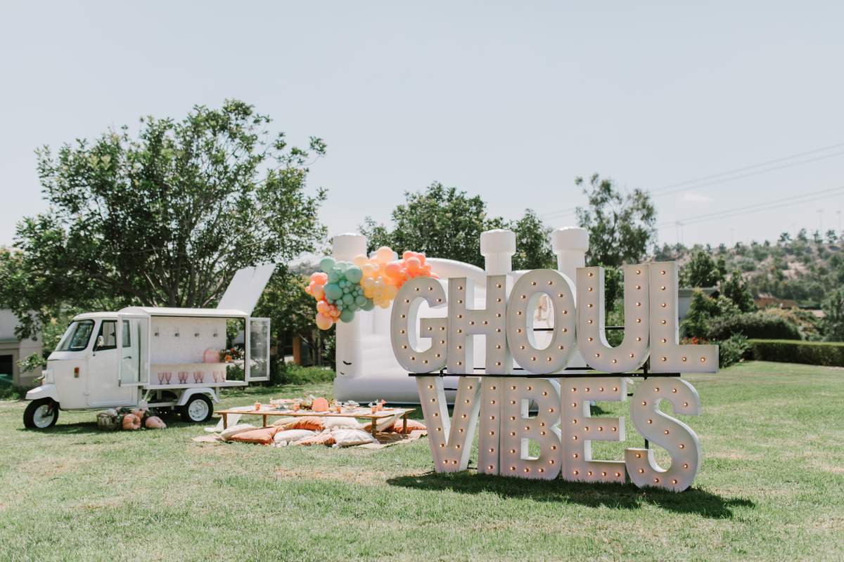 halloween/ghoul vibes Halloween Party Ideas | Photo 41 of 91 | Catch My ...