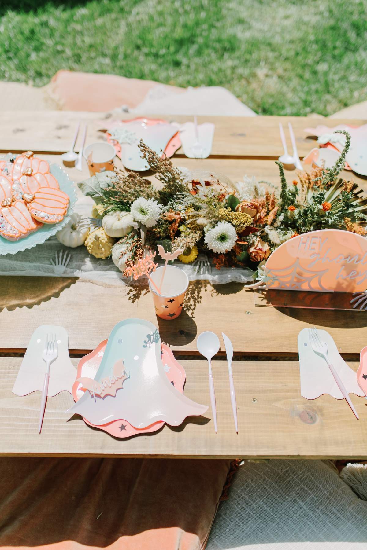 halloween/ghoul vibes Halloween Party Ideas | Photo 41 of 91 | Catch My ...