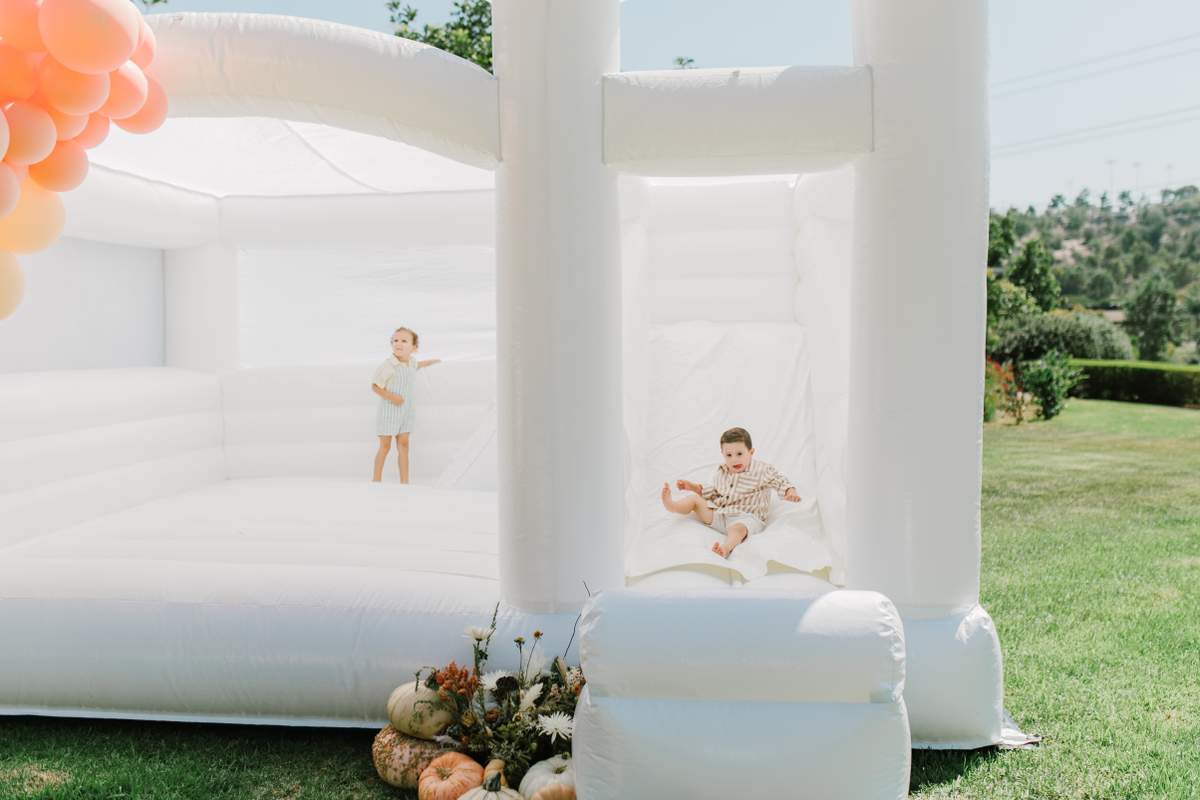 halloween/ghoul vibes Halloween Party Ideas | Photo 14 of 91 | Catch My ...