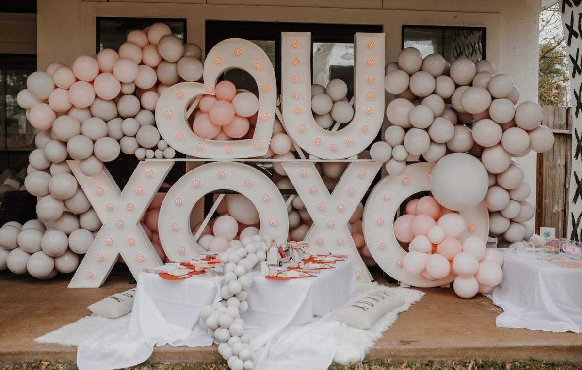 XOXO Birthday Party Ideas | Photo 31 of 35 | Catch My Party