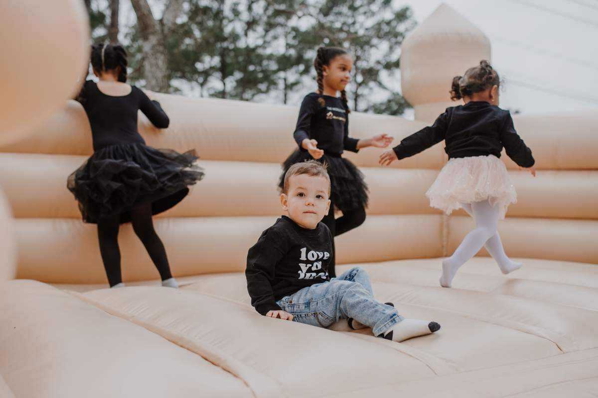 XOXO Birthday Party Ideas | Photo 12 of 35 | Catch My Party