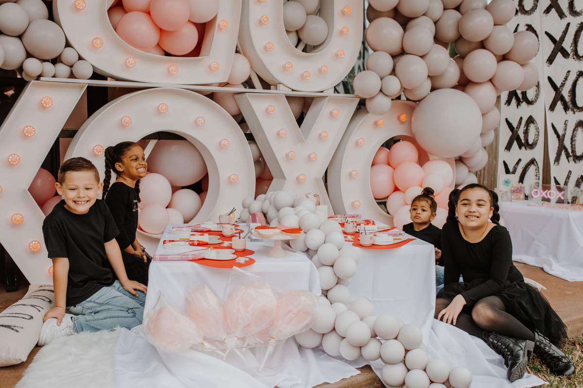 XOXO Birthday Party Ideas | Photo 2 of 35 | Catch My Party