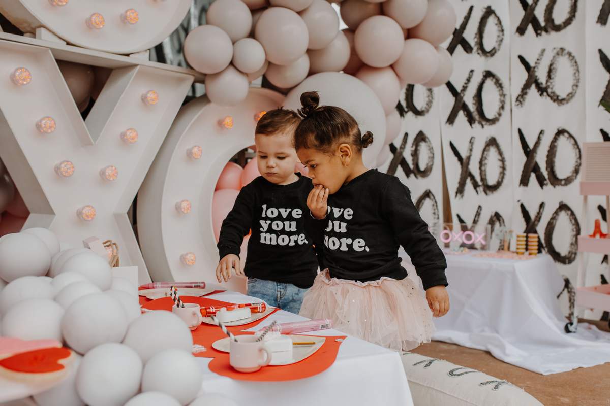 XOXO Birthday Party Ideas | Photo 12 of 35 | Catch My Party