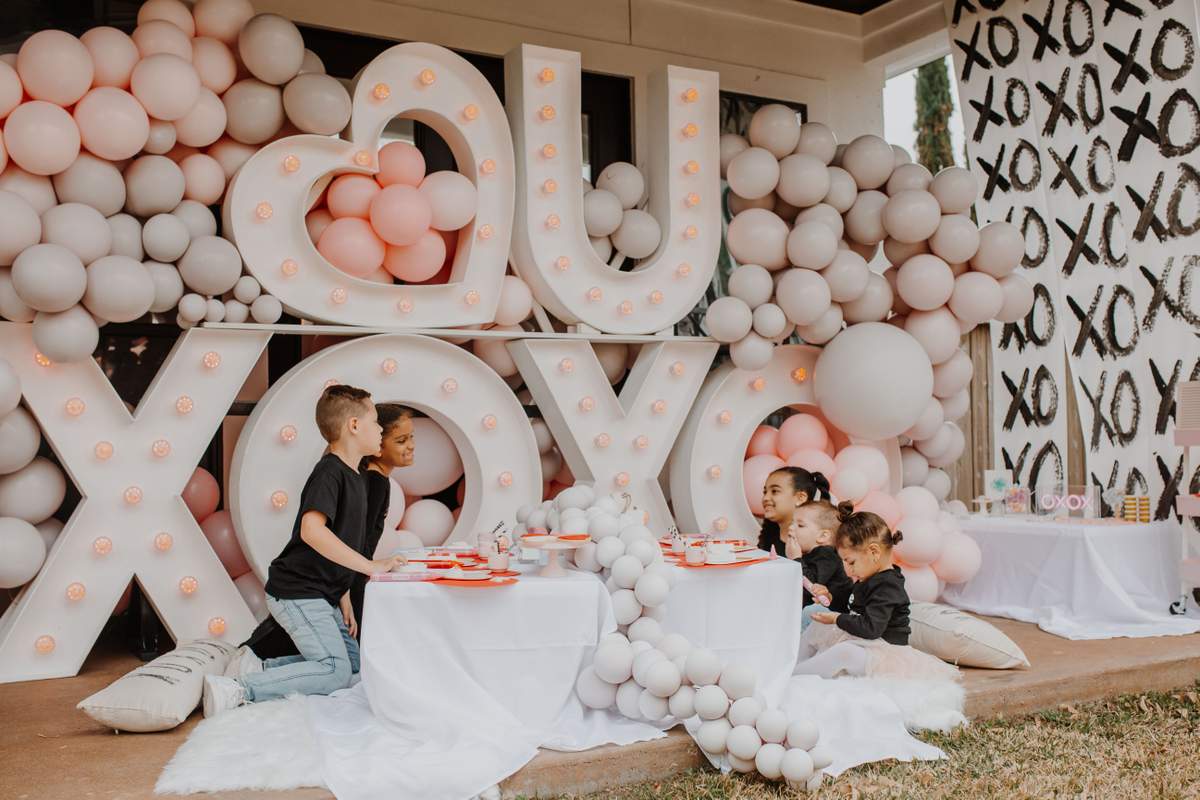 XOXO Birthday Party Ideas | Photo 2 of 35 | Catch My Party