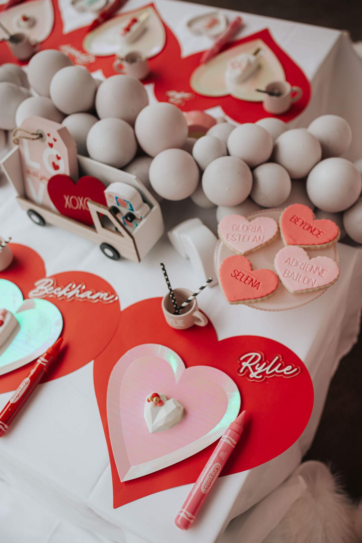 XOXO Birthday Party Ideas | Photo 12 of 35 | Catch My Party