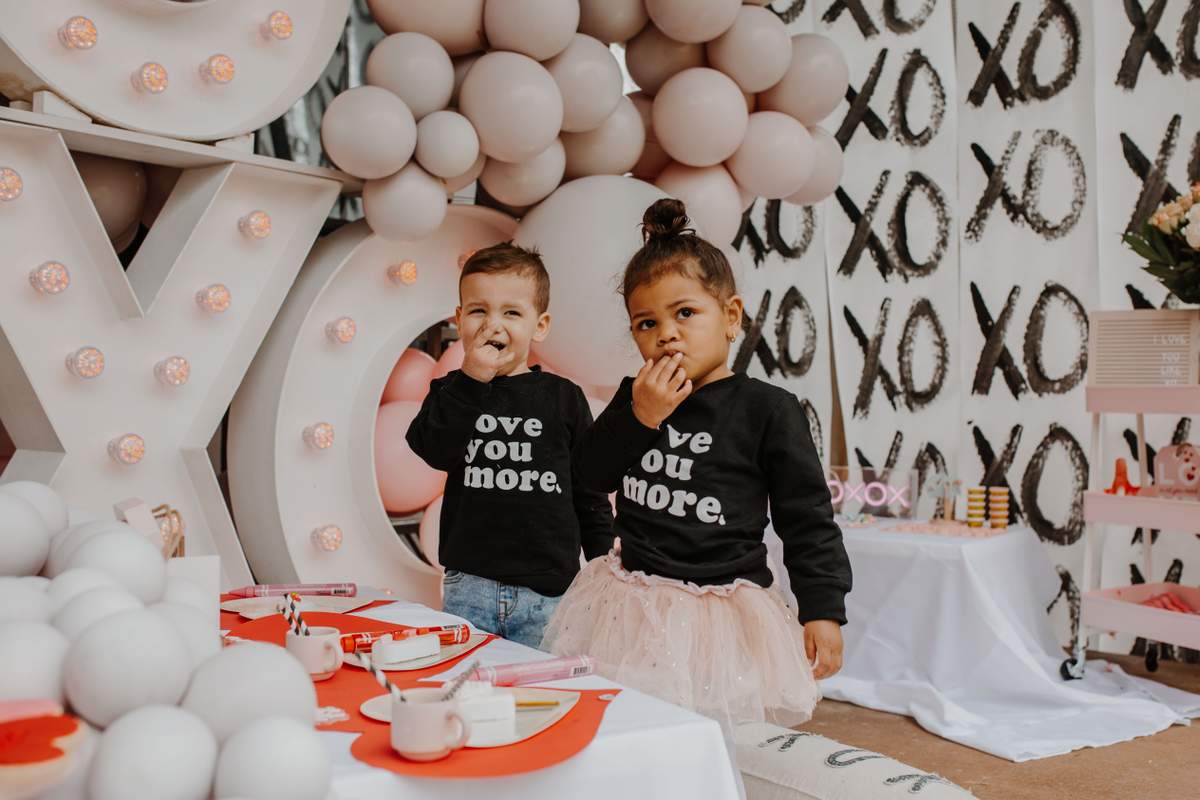 XOXO Birthday Party Ideas | Photo 12 of 35 | Catch My Party