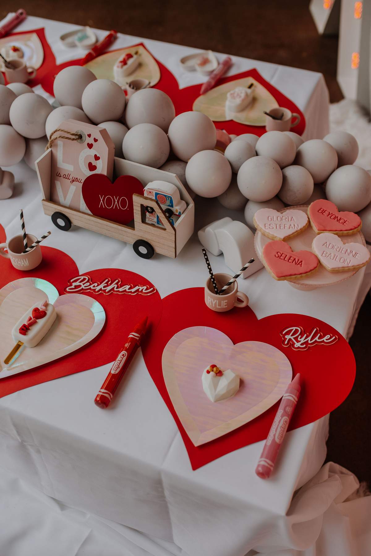XOXO Birthday Party Ideas | Photo 12 of 35 | Catch My Party