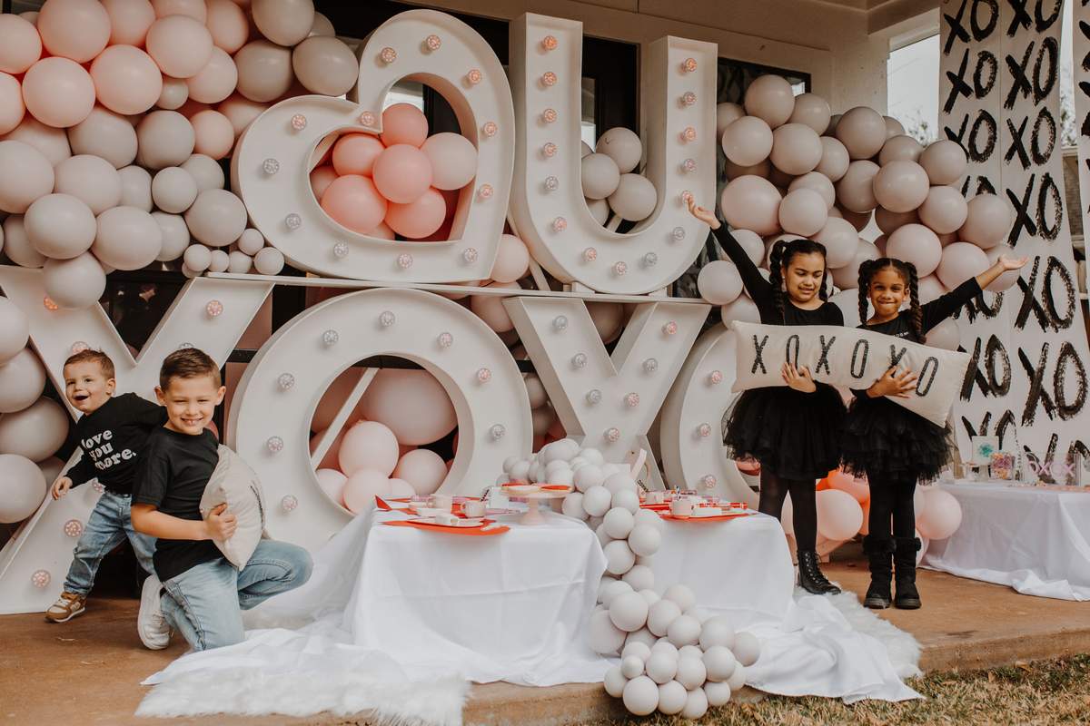 XOXO Birthday Party Ideas | Photo 2 of 35 | Catch My Party