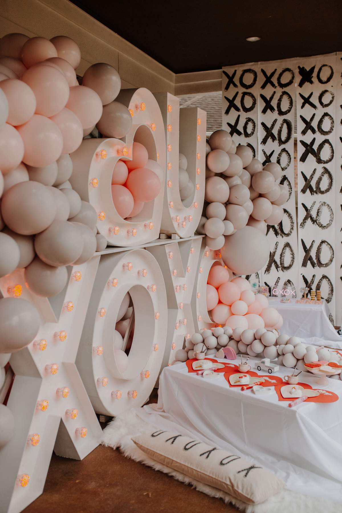 XOXO Birthday Party Ideas | Photo 2 of 35 | Catch My Party