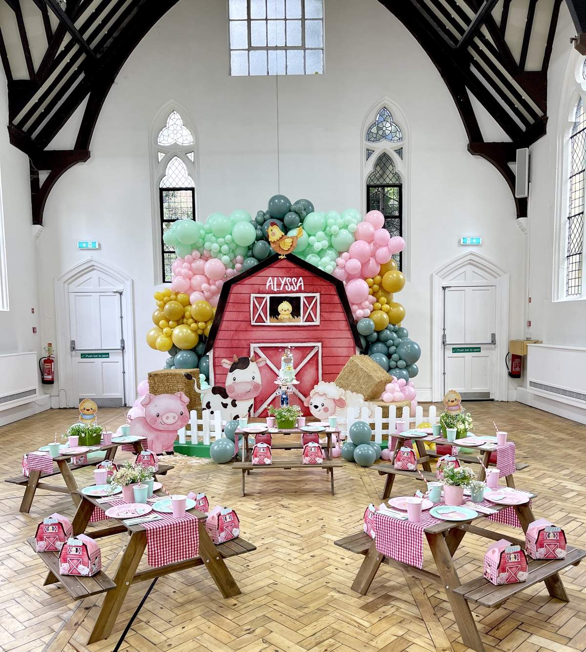 Barnyard Farm party Birthday Party Ideas | Photo 1 of 19 | Catch My Party