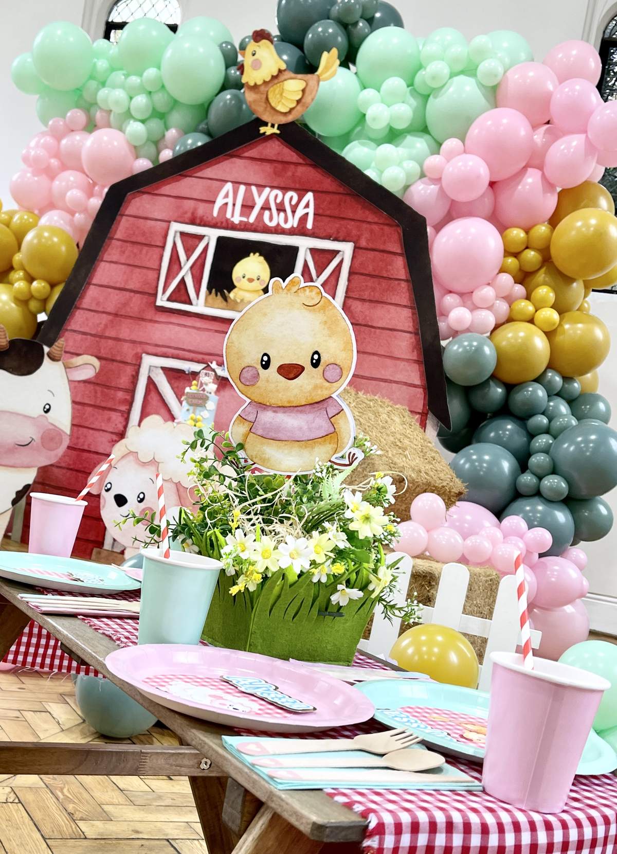 Barnyard Farm party Birthday Party Ideas | Photo 1 of 19 | Catch My Party
