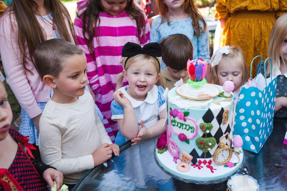 Alice in Wonderland Birthday Party Ideas | Photo 2 of 168 | Catch My Party