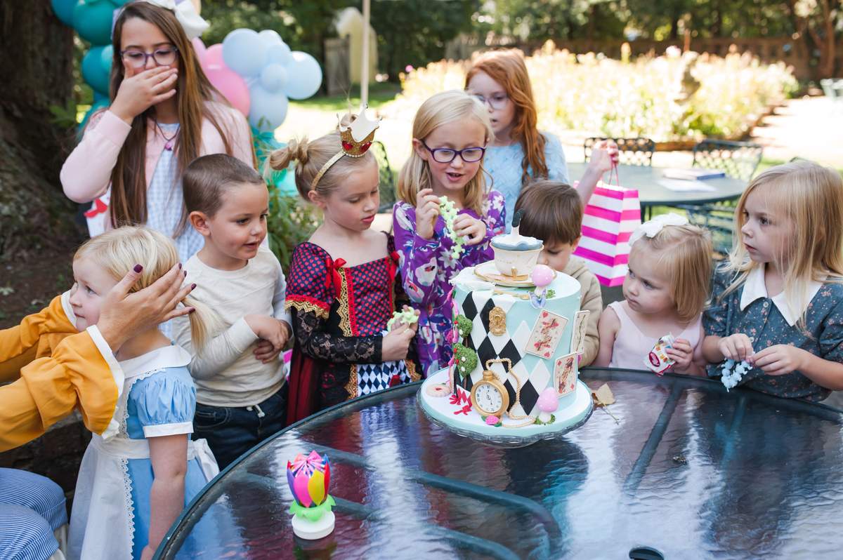 Alice in Wonderland Birthday Party Ideas | Photo 2 of 168 | Catch My Party