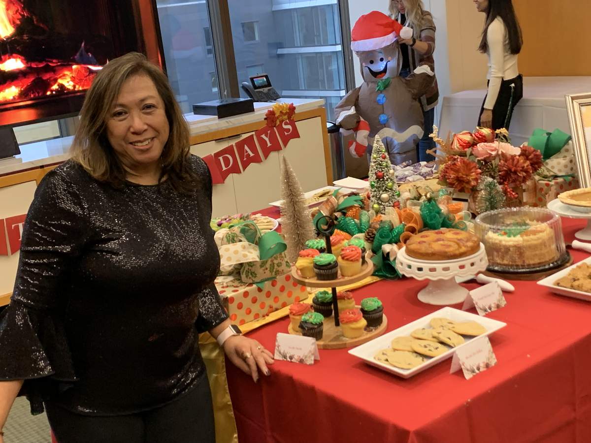 Fall Through Christmas Christmas/Holiday Party Ideas | Photo 1 of 7 ...