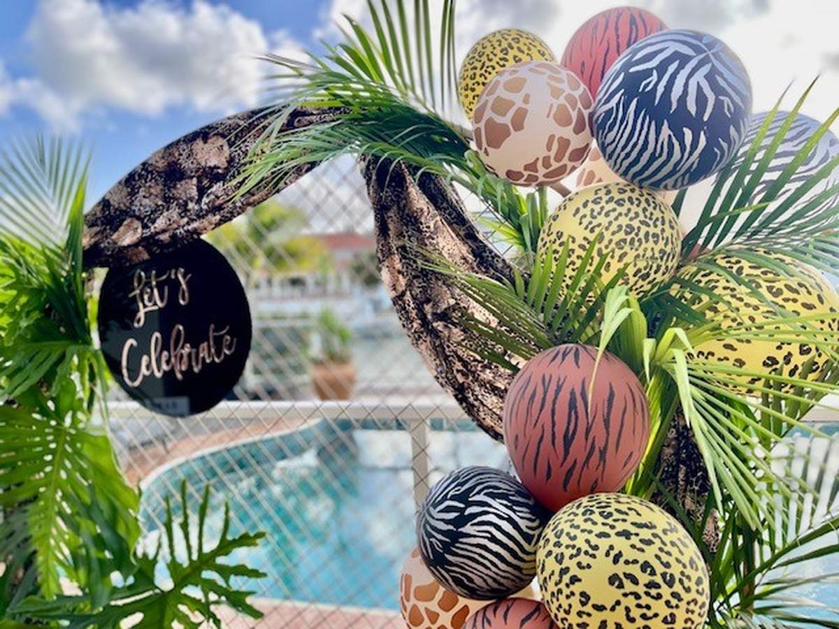 Jungle / New Year's "Jungle theme party with fun decorations" | Catch ...