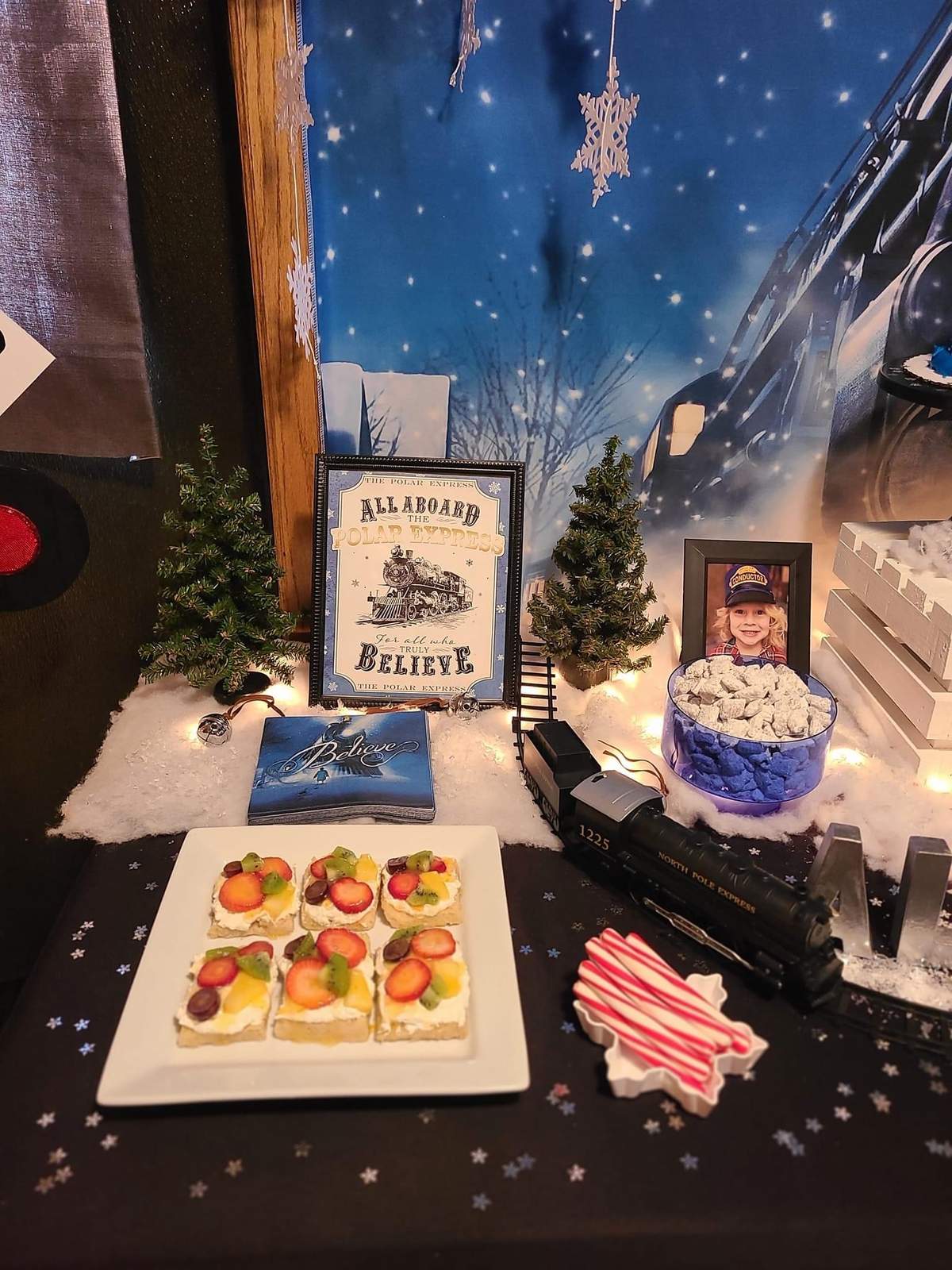 Polar Express Birthday Party Ideas | Photo 4 of 27 | Catch My Party