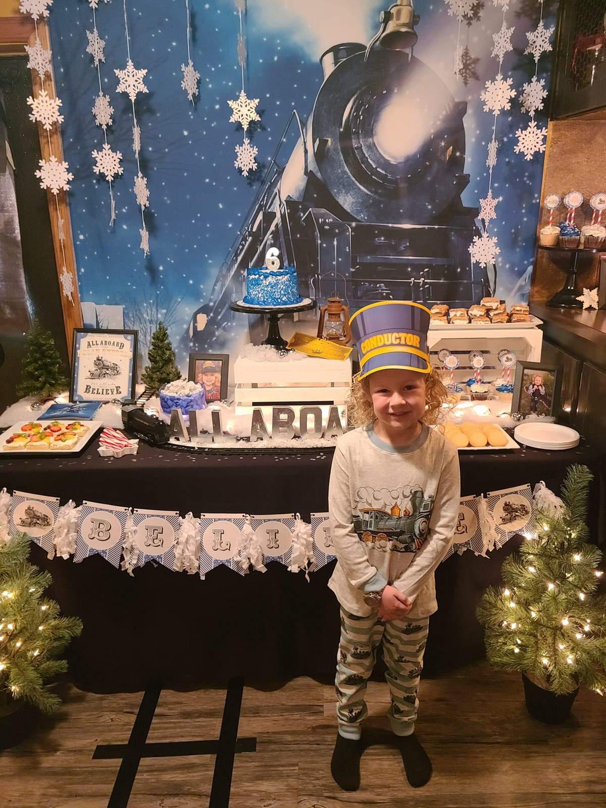 Polar Express Birthday Party Ideas | Photo 4 of 27 | Catch My Party