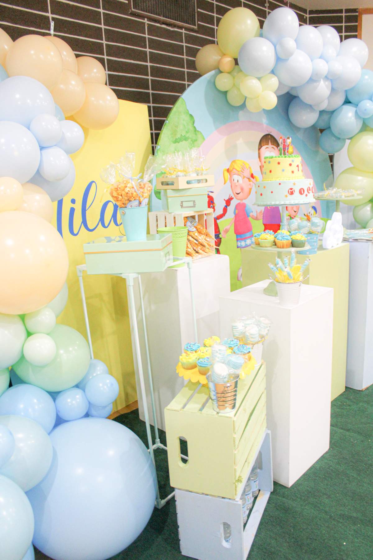 Biper y su amigos Birthday Party Ideas | Photo 6 of 10 | Catch My Party