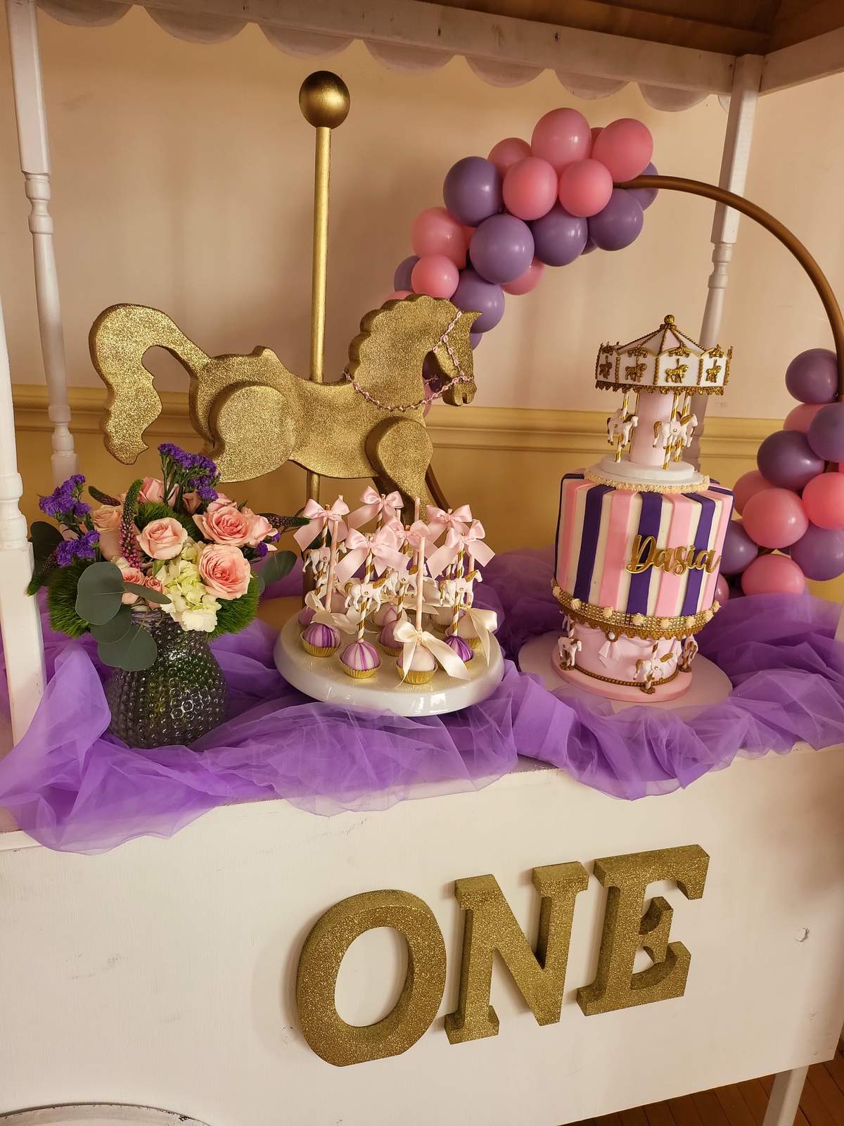 Carousel Birthday Party Ideas | Photo 2 of 18 | Catch My Party