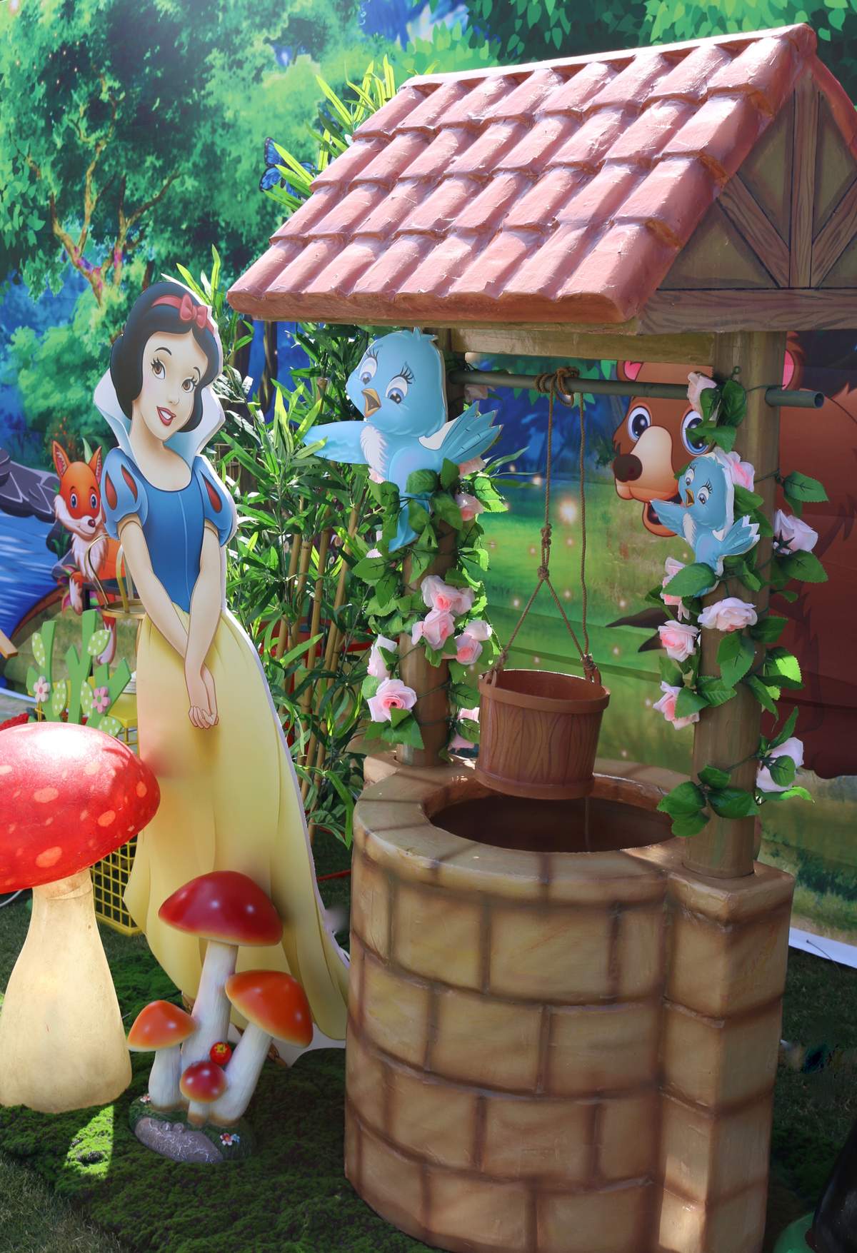 Snow White Birthday Party Ideas | Photo 59 of 133 | Catch My Party