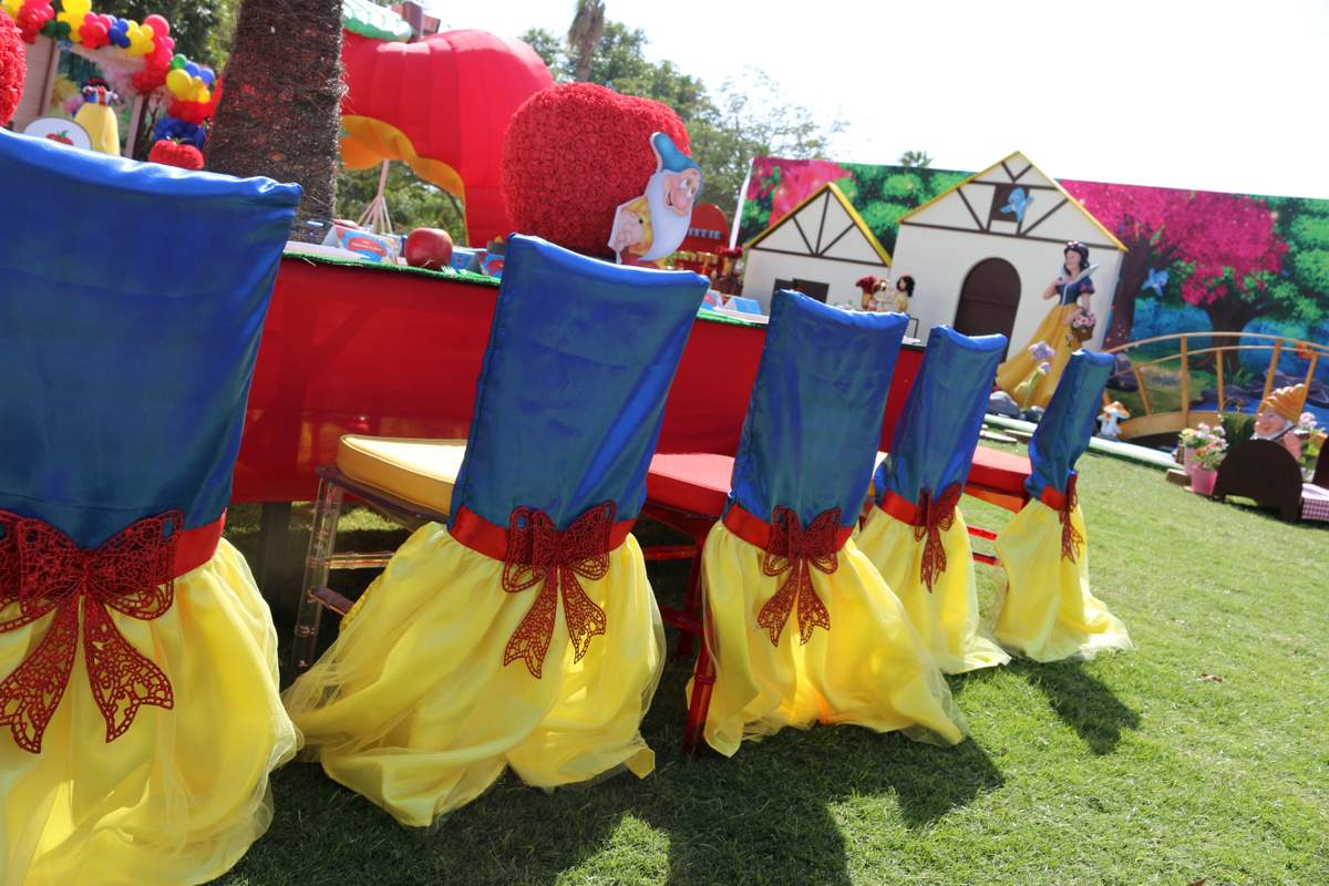Snow White Birthday Party Ideas | Photo 6 of 133 | Catch My Party