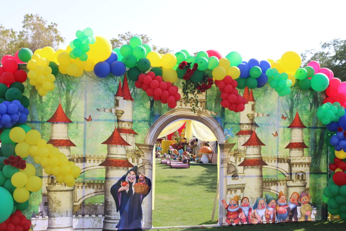 Snow White Birthday Party Ideas | Photo 6 of 133 | Catch My Party