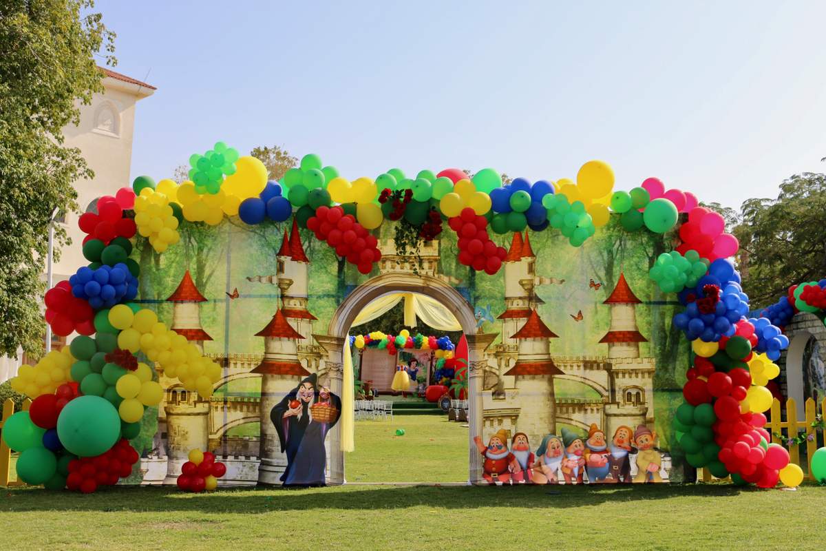 Snow White Birthday Party Ideas | Photo 6 of 133 | Catch My Party