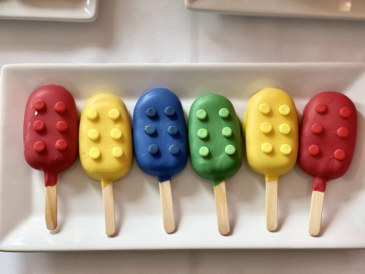 lego cakesicles