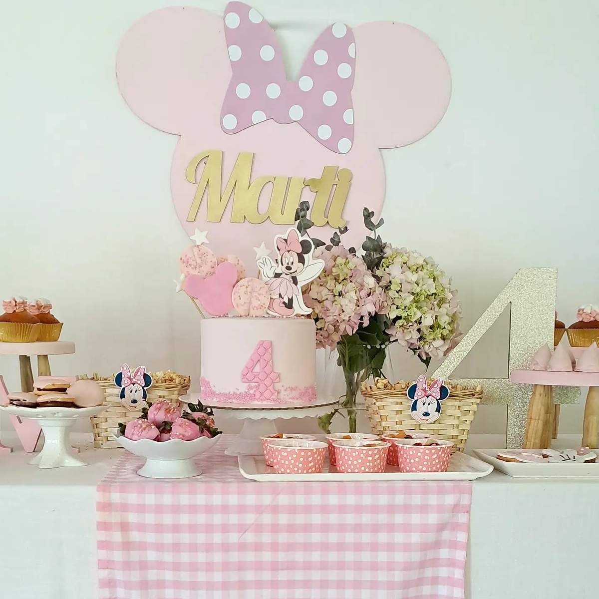 Mickey Mouse / Minnie Mouse Birthday Party Ideas | Photo 15 of 15 | Catch My Party