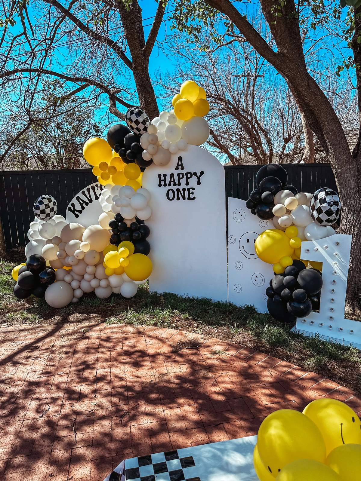 Smiley faces! Birthday Party Ideas | Photo 11 of 19 | Catch My Party