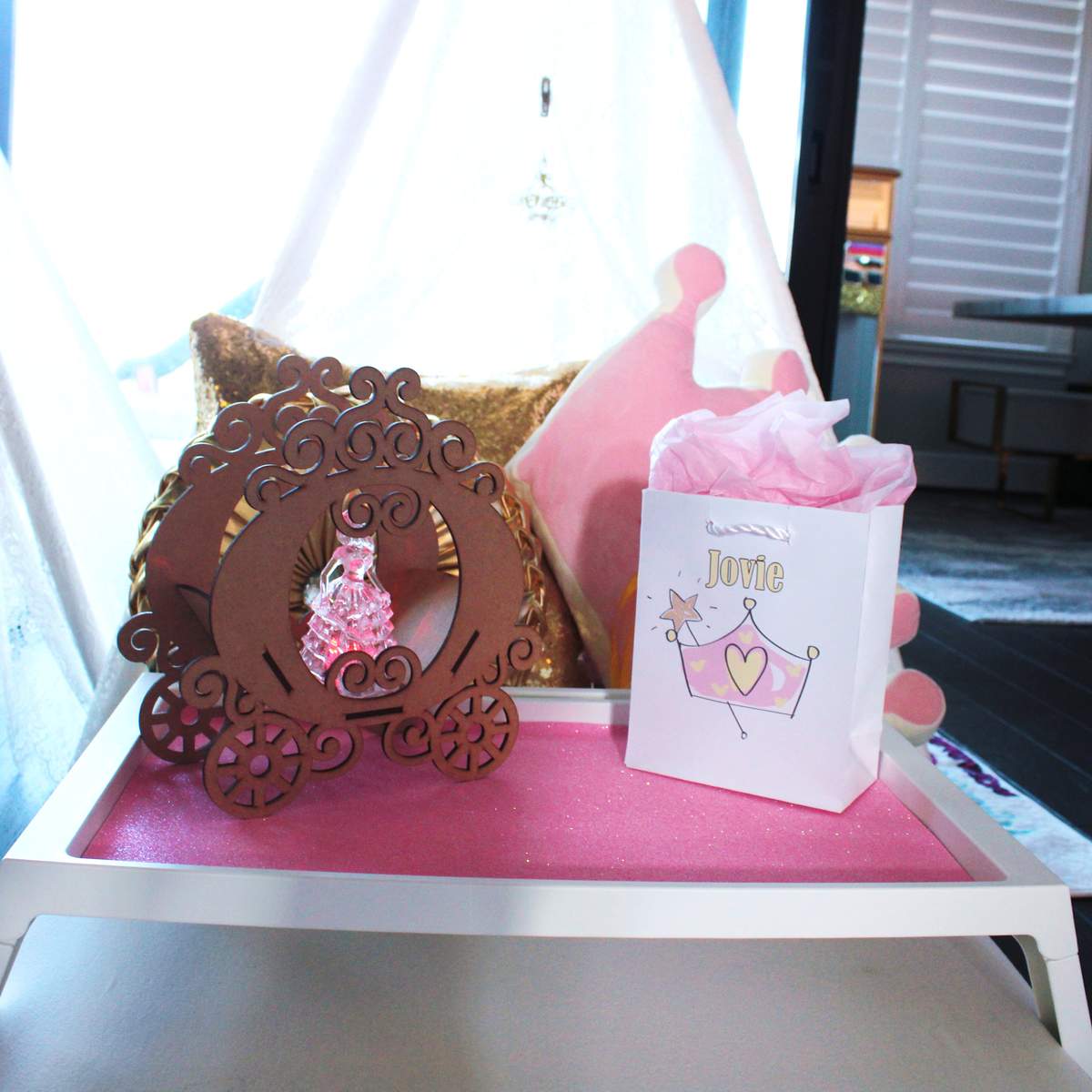 Teepee Party + Matching Lip Gloss Station Birthday Party Ideas | Photo ...