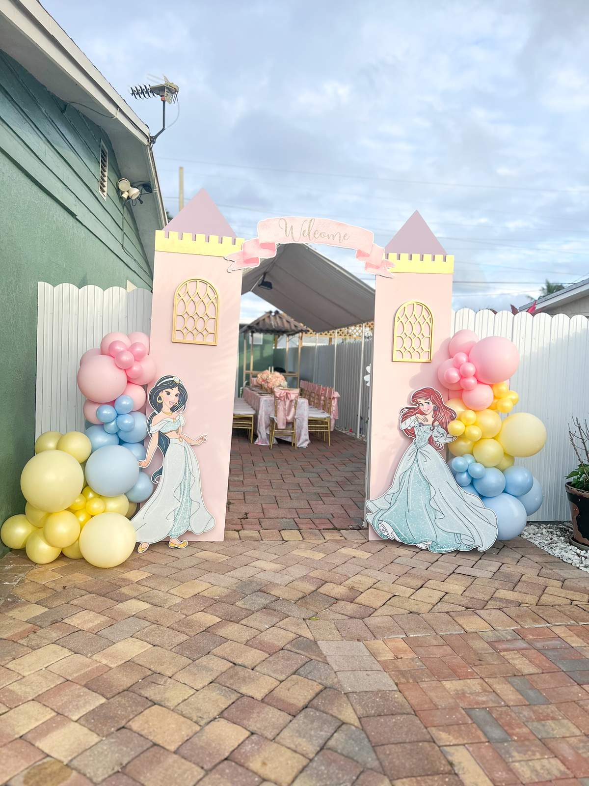 Princess theme Birthday Party Ideas | Photo 29 of 32 | Catch My Party