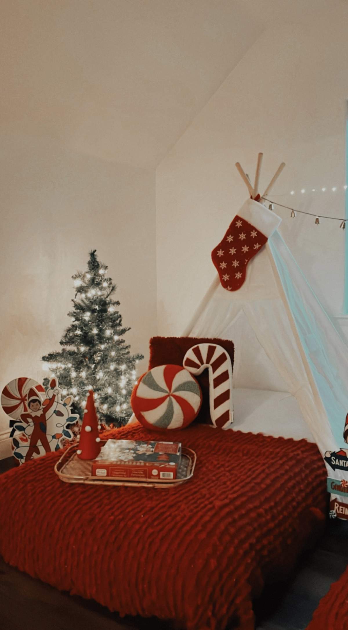 Sleepover Christmas/Holiday Party Ideas | Photo 1 of 6 | Catch My Party