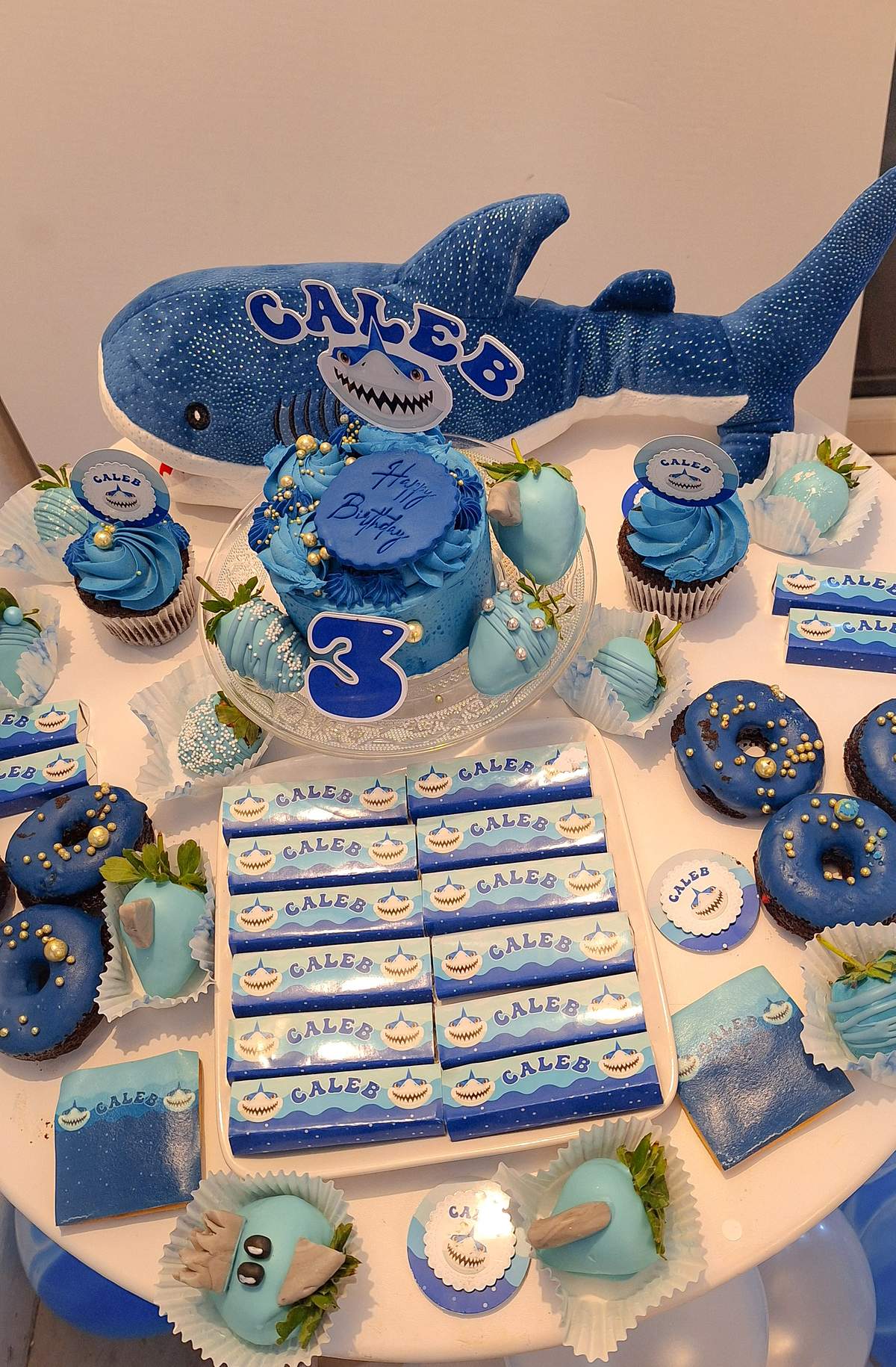 Sharks Birthday Party Ideas | Photo 10 of 17 | Catch My Party