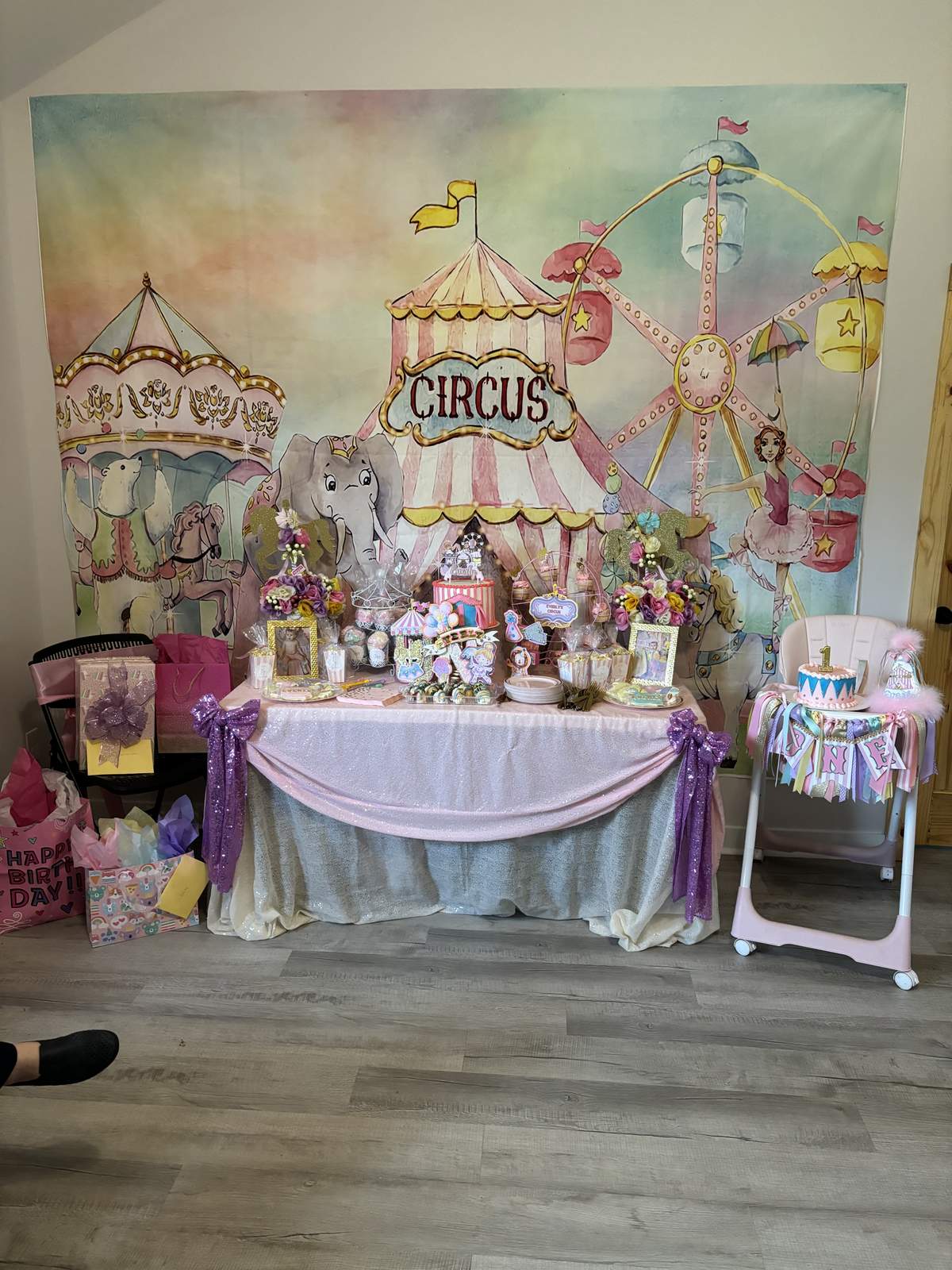 Pink Circus Theme Birthday Party Ideas | Photo 2 of 38 | Catch My Party
