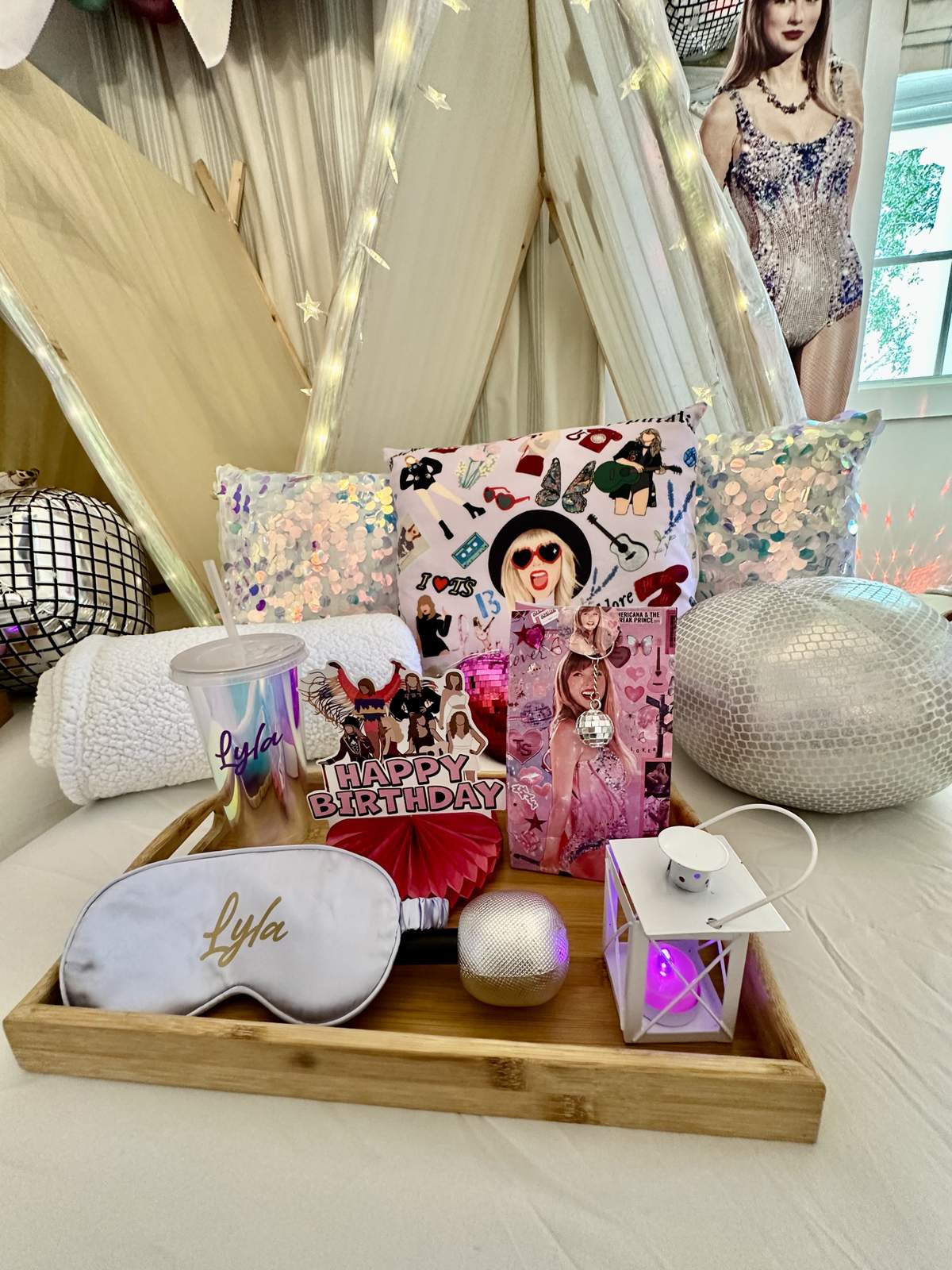 Swifties Dreamz Birthday Party Ideas | Photo 2 of 10 | Catch My Party