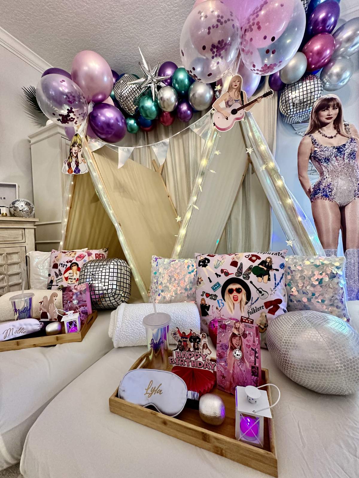Swifties Dreamz Birthday Party Ideas | Photo 2 of 10 | Catch My Party