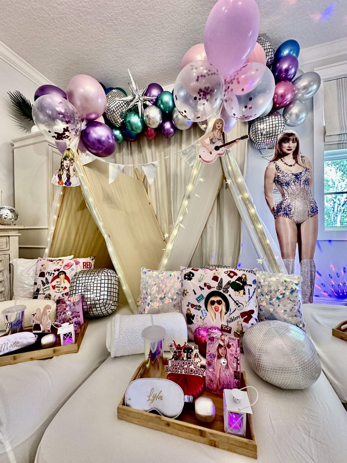 Swifties Dreamz Birthday Party Ideas | Photo 2 of 10 | Catch My Party