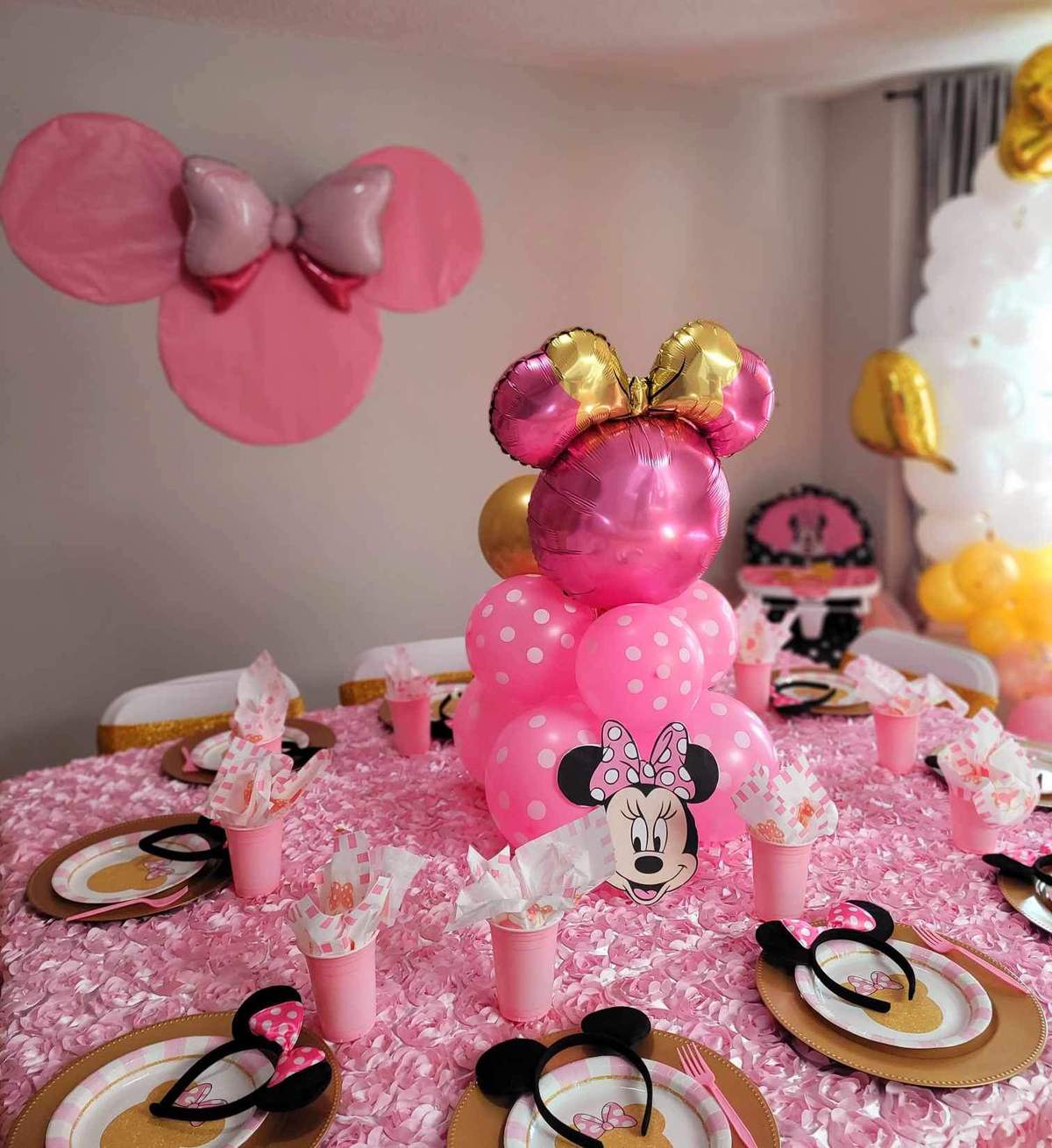 Minnie Mouse Birthday Party Ideas | Photo 7 of 47 | Catch My Party