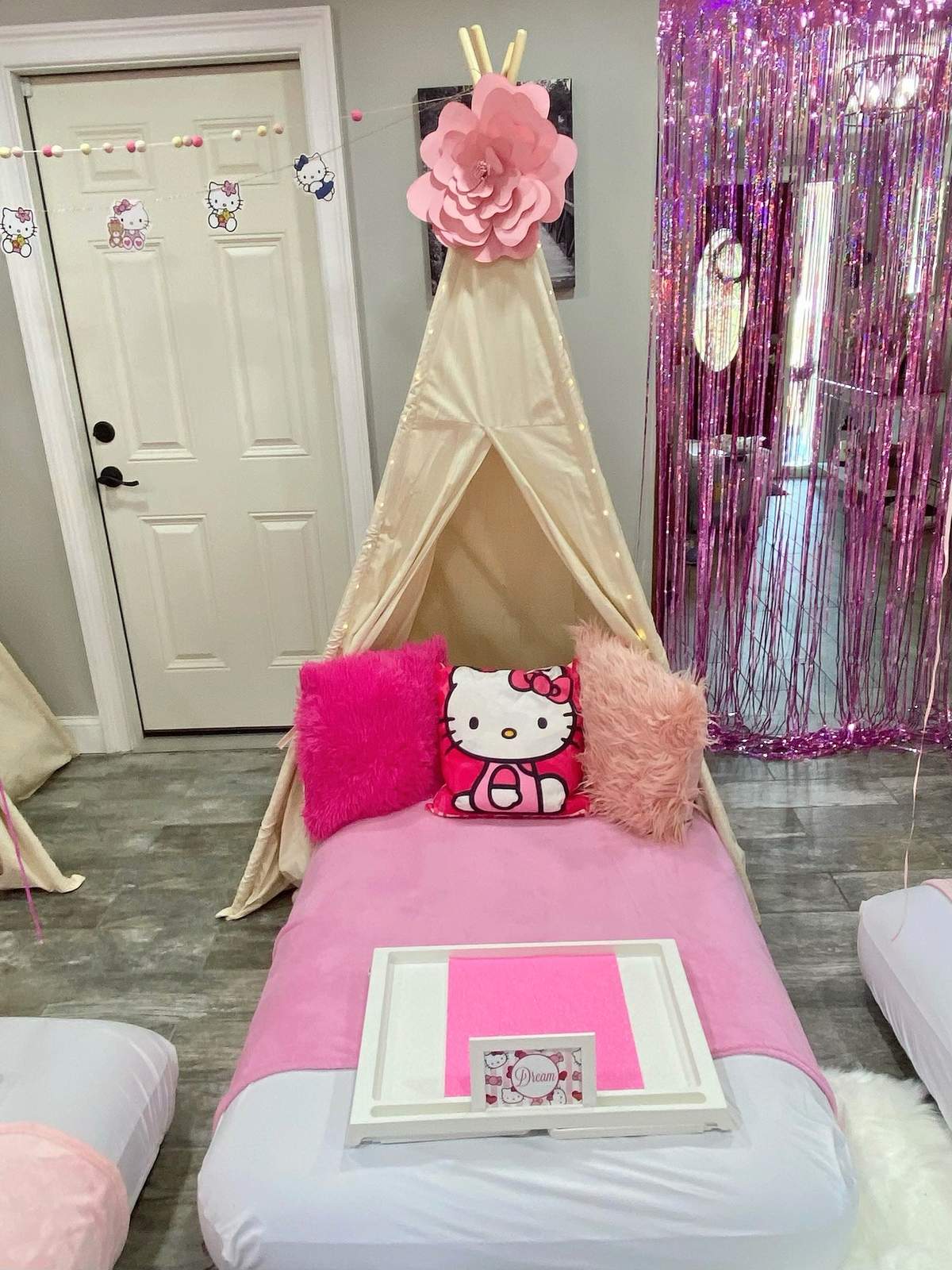 Hello Kitty Birthday Party Ideas | Photo 1 of 14 | Catch My Party