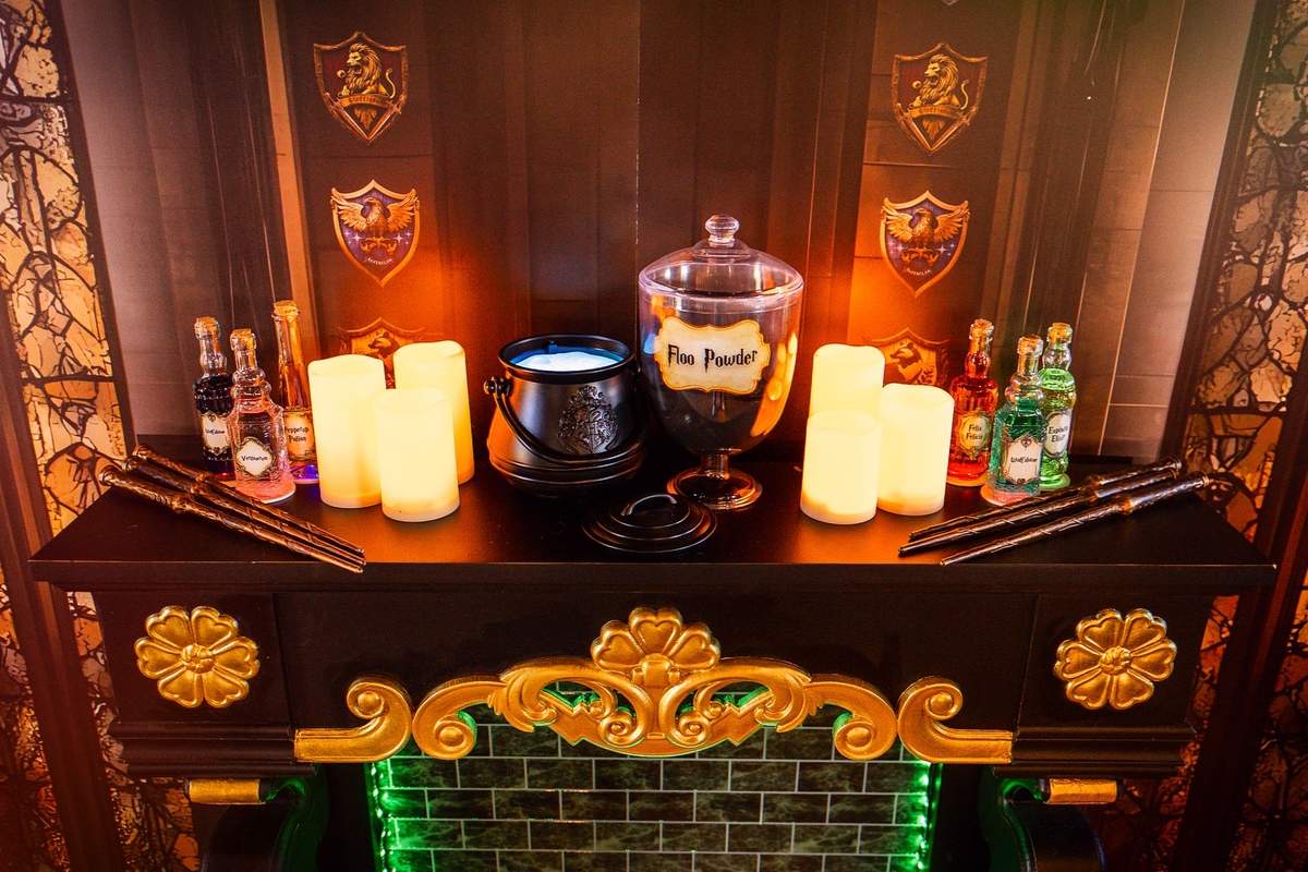 Harry Potter Pop-Up Bar Party Ideas | Photo 3 of 24 | Catch My Party
