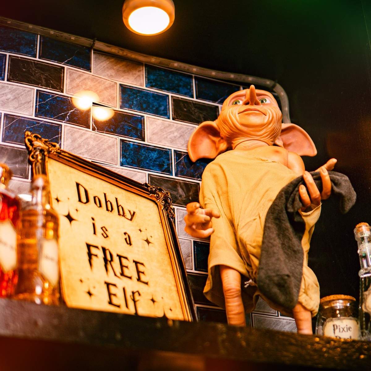 Harry Potter Pop-Up Bar Party Ideas | Photo 3 of 24 | Catch My Party