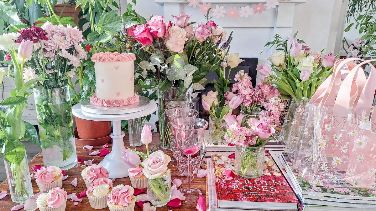 Flowers / Birthday "Ariannas floral birthday" | Catch My Party