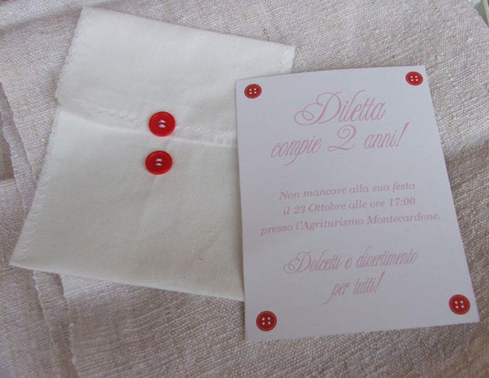 Buttons / Birthday "Lots of little red buttons" | Catch My Party