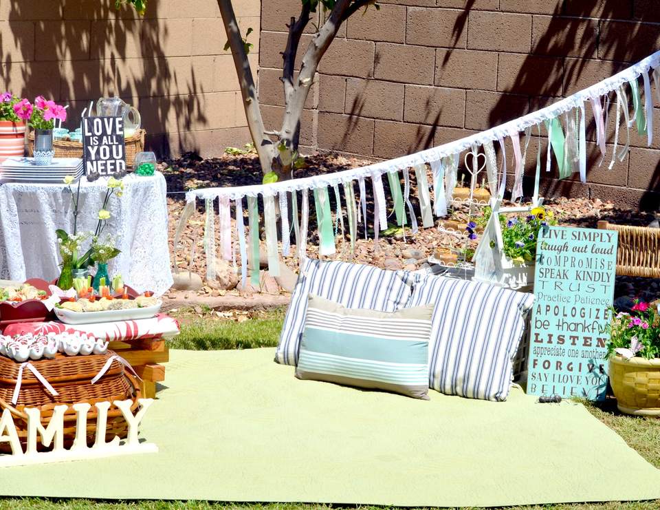Backyard Picnic - Family Time / Spring "Backyard Picnic - Family Time ...